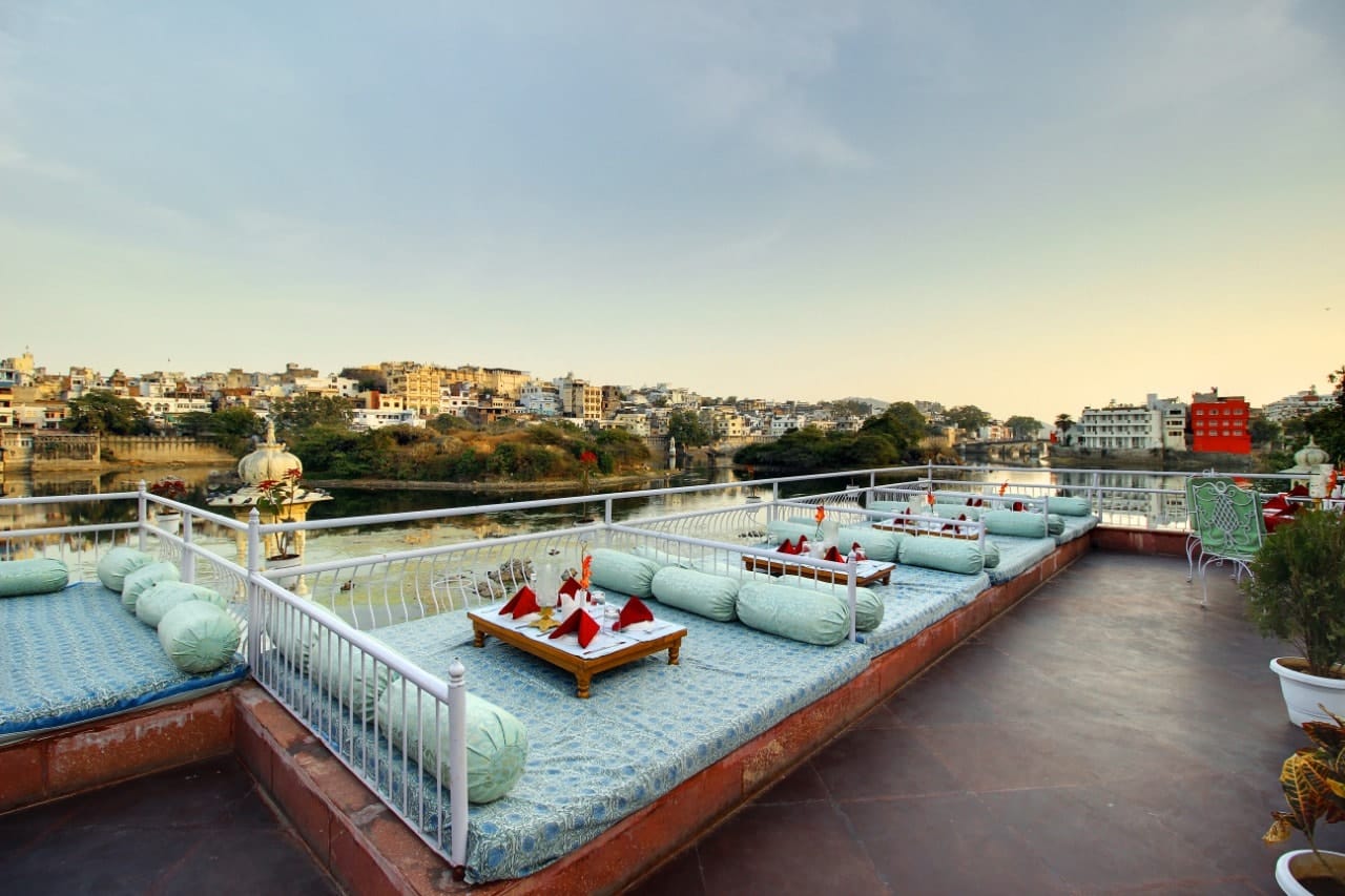 5 Must Visit Restaurants In Udaipur For An Amazing Experience | Hungrito